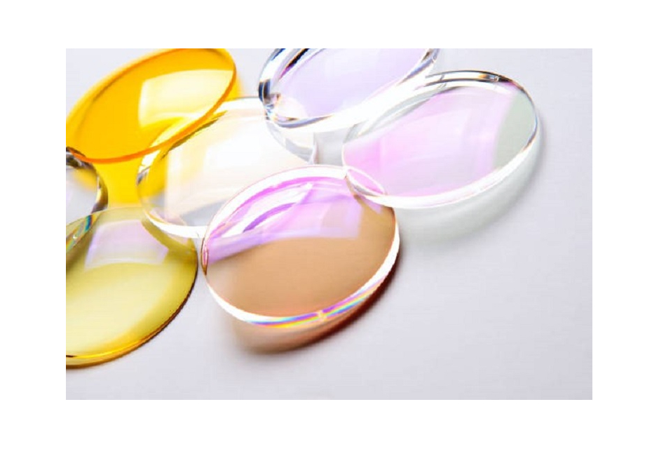 Spectacle lens tints